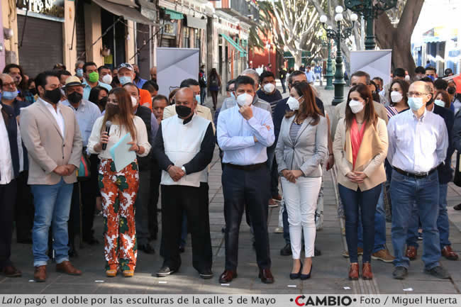 ¿Lalo nos timó con las esculturas en la 5 de Mayo? Especialistas ...