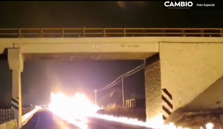 Vuelca pipa con combustible y se incendia en la Puebla-Orizaba