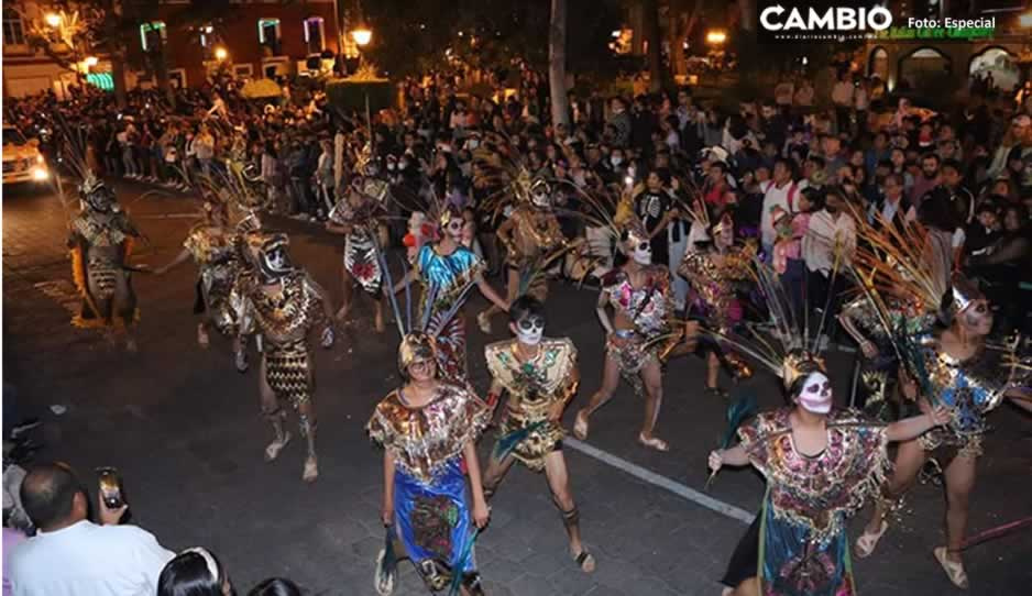 Más de 10 mil personas participan en Desfile de Calaveras en Atlixco
