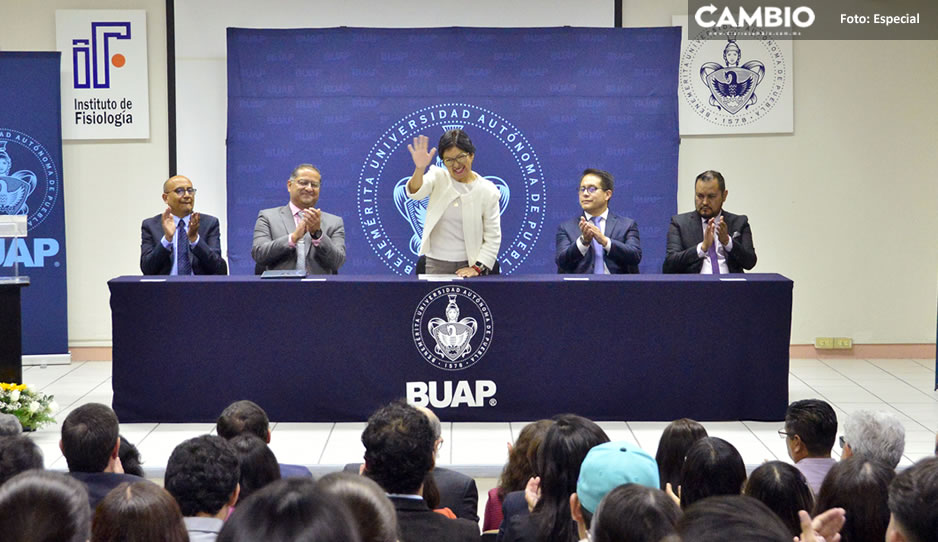 Lilia Cedillo asiste al 1er Informe de Labores de Fabián Galindo del Instituto de Fisiología BUAP