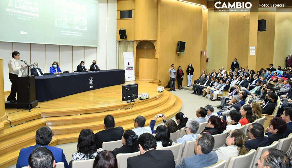 Lilia Cedillo asiste al 1er Informe de Labores de Georgina Tenorio de la Facultad de Derecho