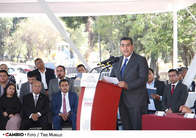 Salomón pide a poblanos sentirse orgullosos durante aniversario de la fundación de Puebla