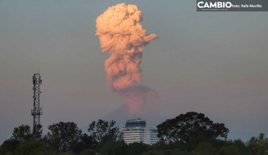 VIDEO: Así se ve la impresionante fumarola del Popocatépetl esta mañana