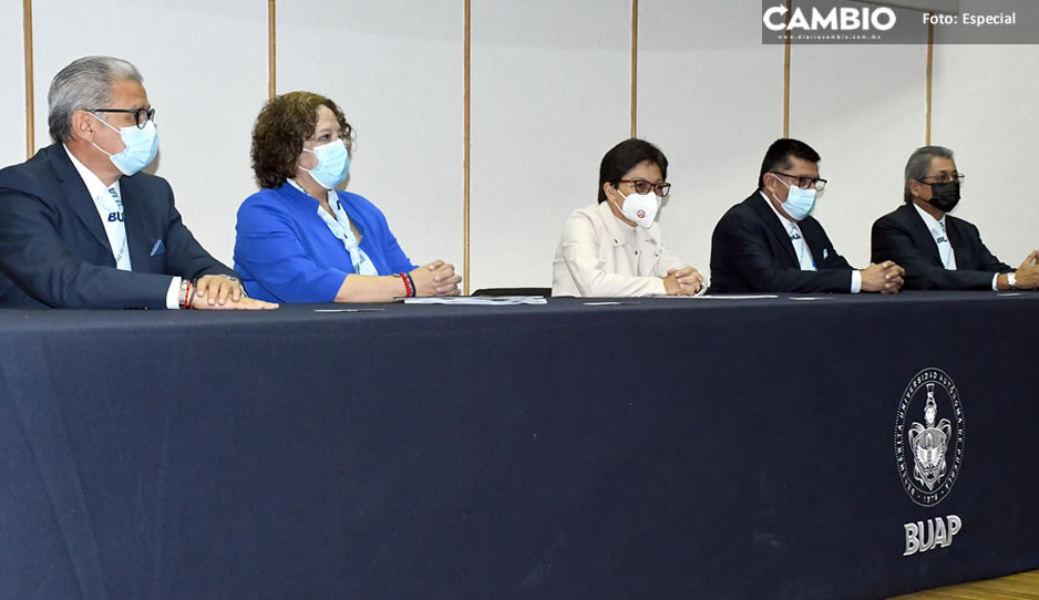 Lilia Cedillo asiste al 1er Informe de Labores de Georgina Tenorio de la Facultad de Derecho